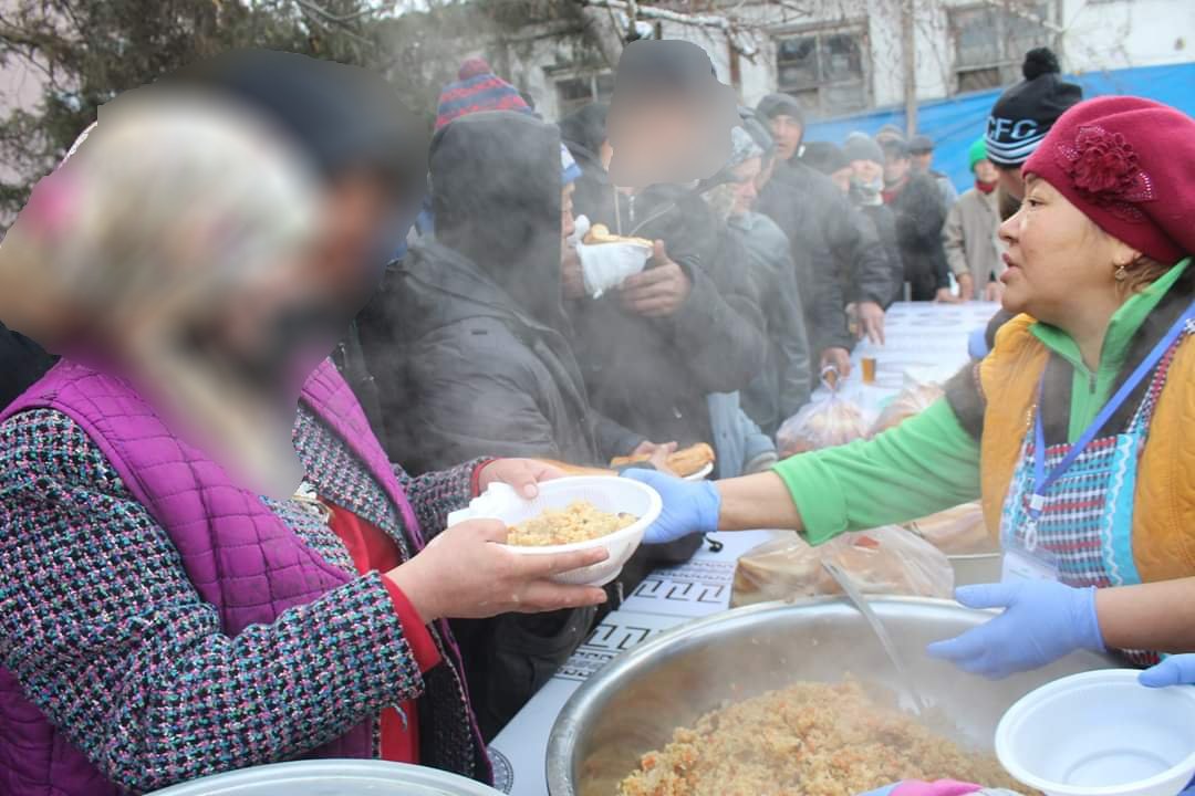 Christmas meal in a homeless shelter – Fountain of Life